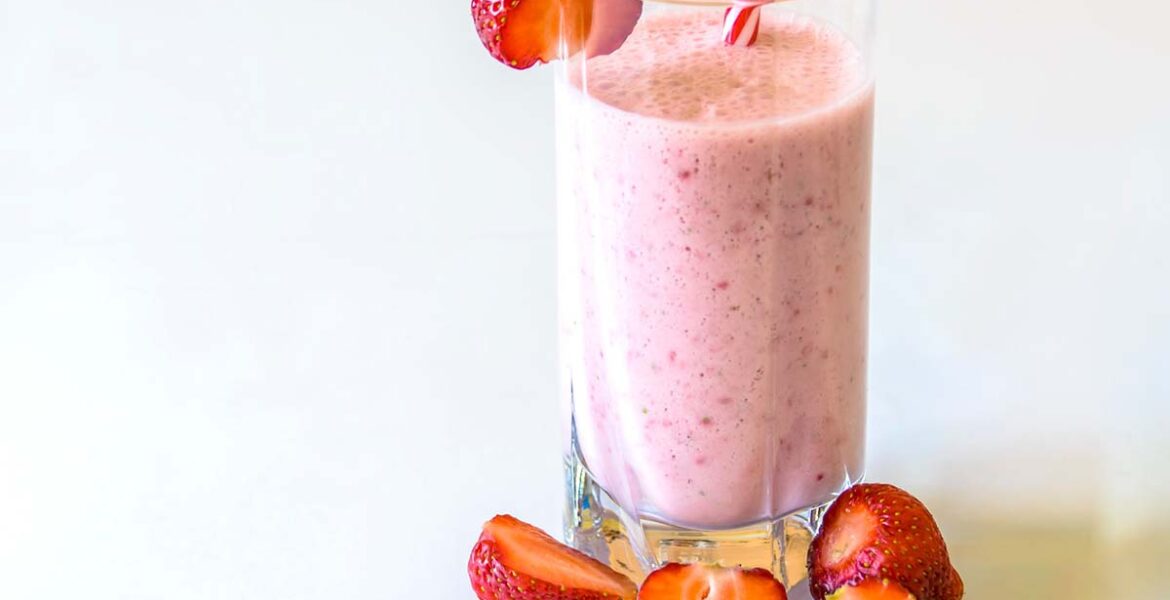 Homemade Strawberry Milkshake: A Classic and Refreshing Treat - Brownie ...